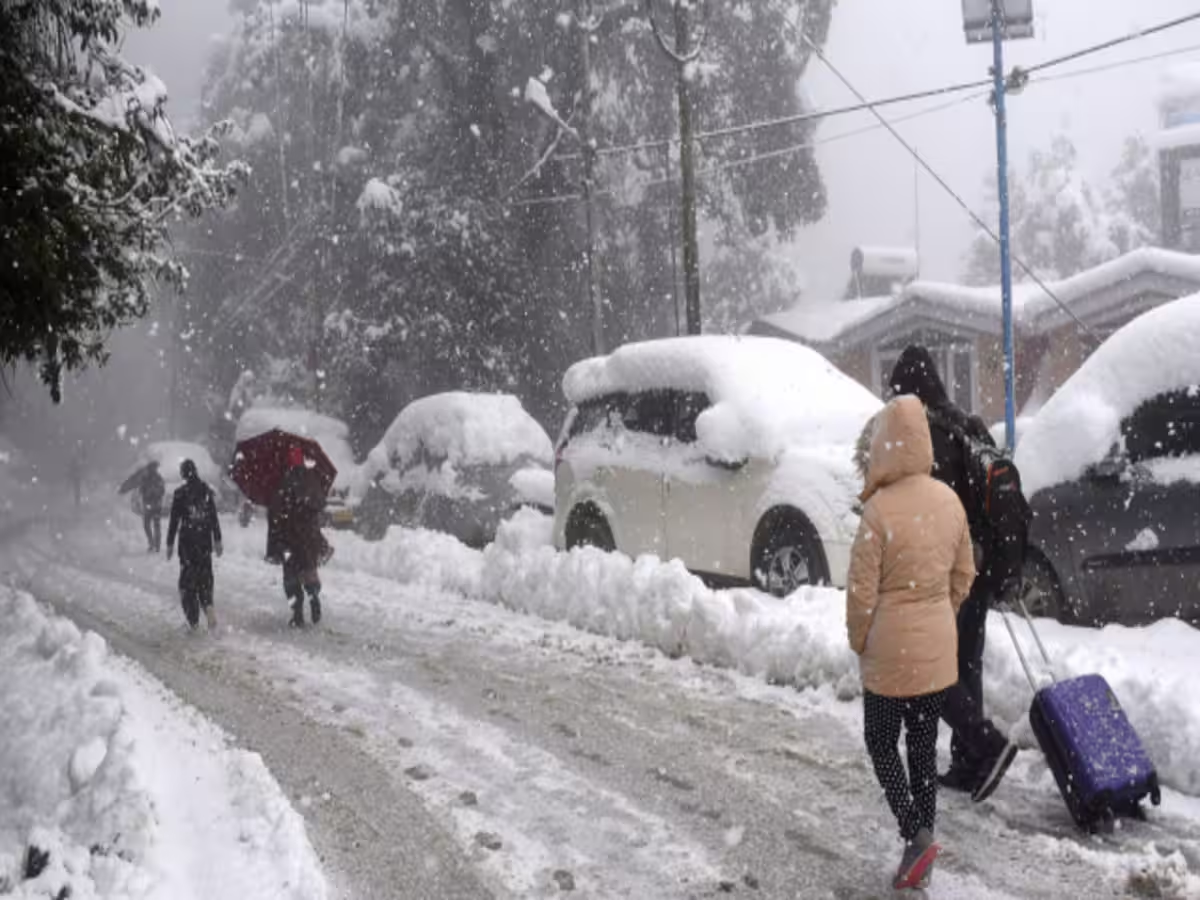 Uttarakhand: Snowfall in Darma and Vyas valley, tourists enjoyed - News ...